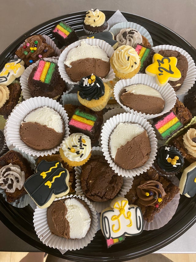 Dessert Trays | Jenn's Cookie Creations