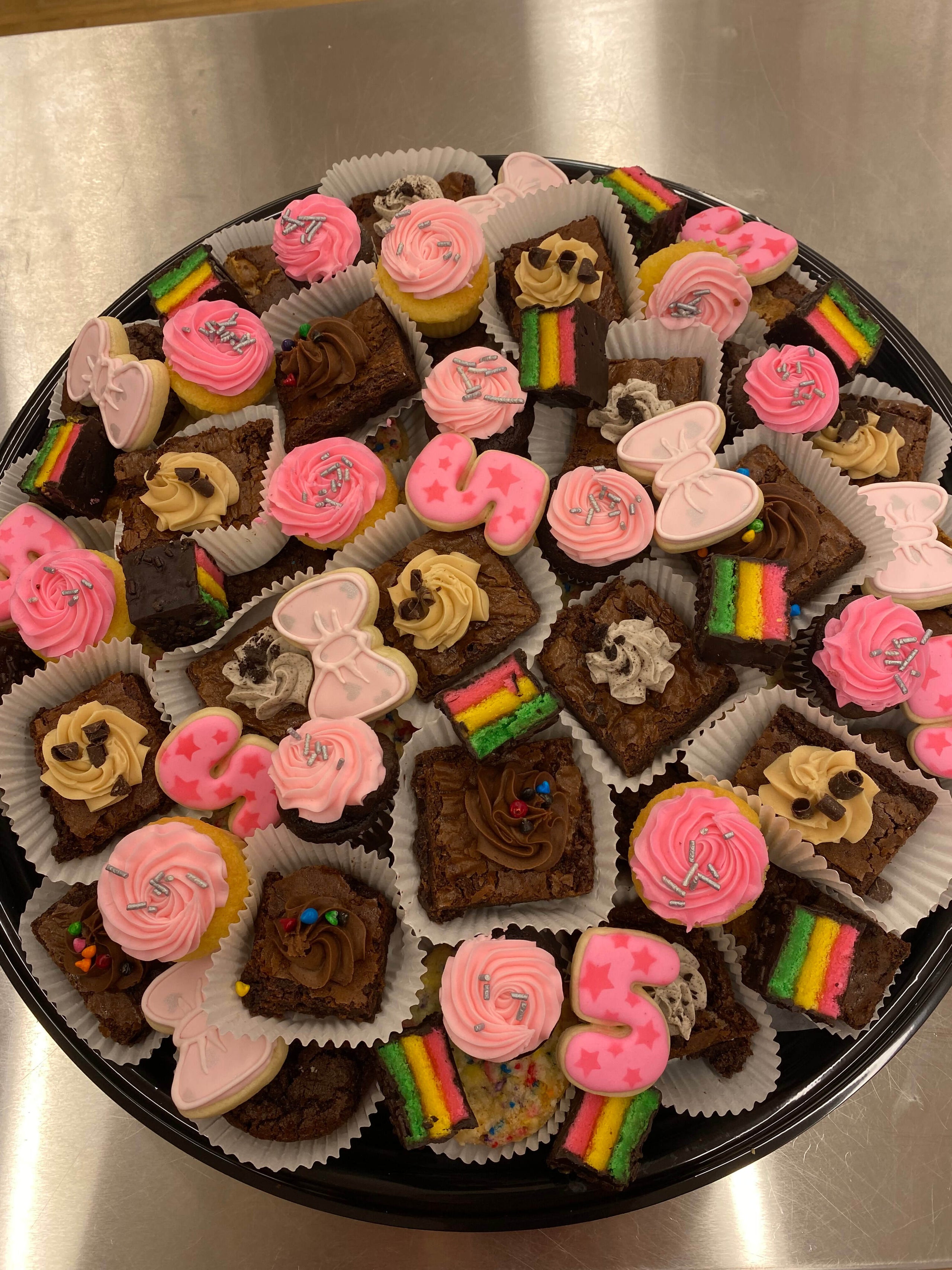 Dessert Trays | Jenn's Cookie Creations