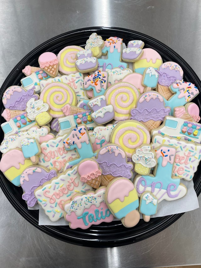 Custom Cookies | Jenn's Cookie Creations